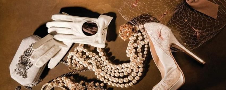 How to dress for an Old Hollywood Theme - Tips on how to look the part!
